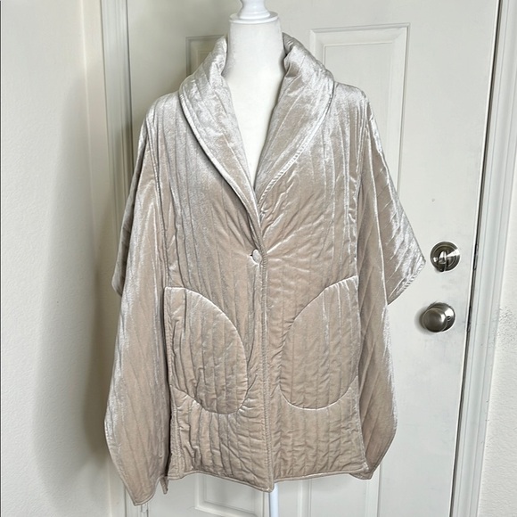 Wynne Layers | Sweaters | Wynne Layers Velvet Quilted Poncho Jacket ...
